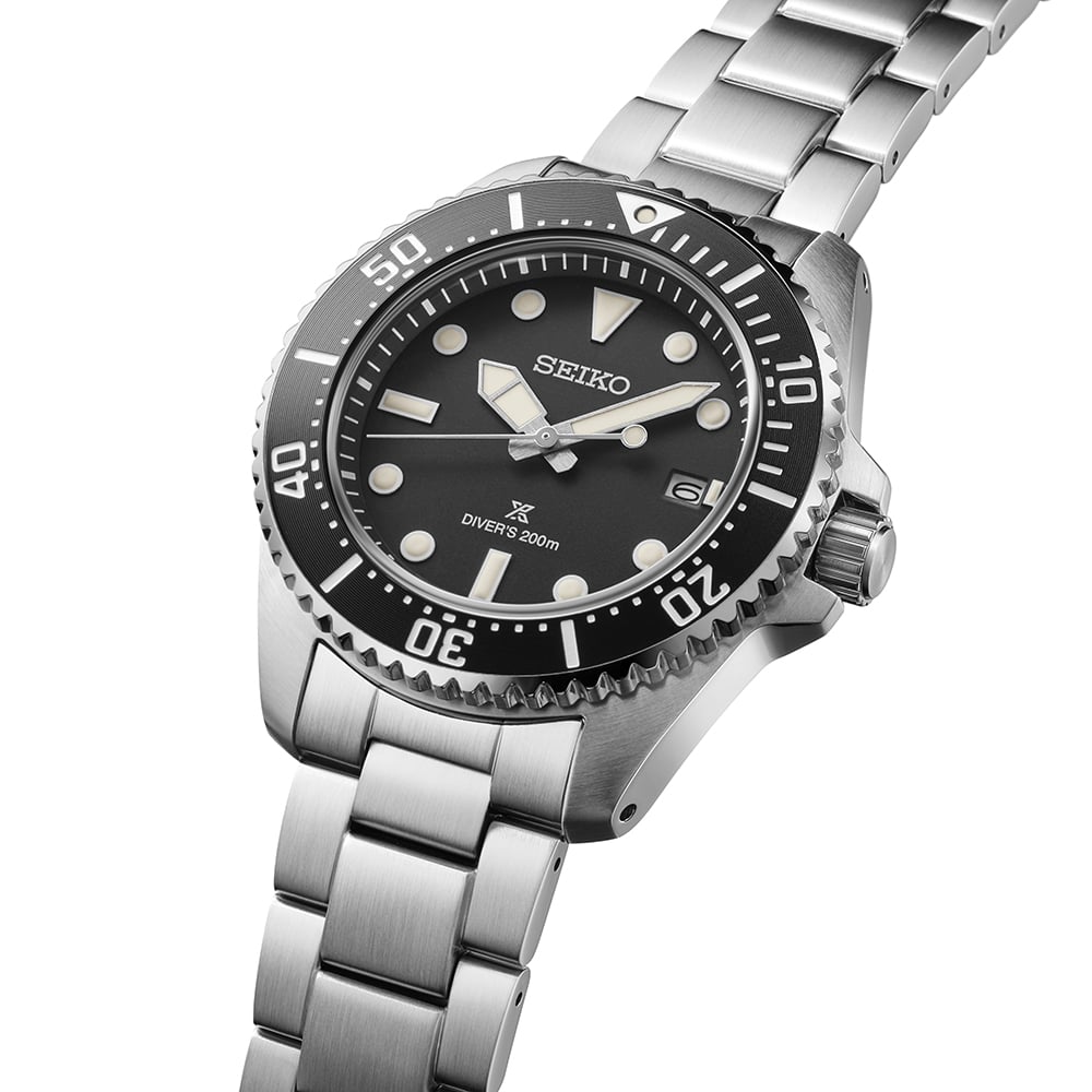 Seiko Prospex Solar Diver's in Pure Black | Seiko Boutique | The ...